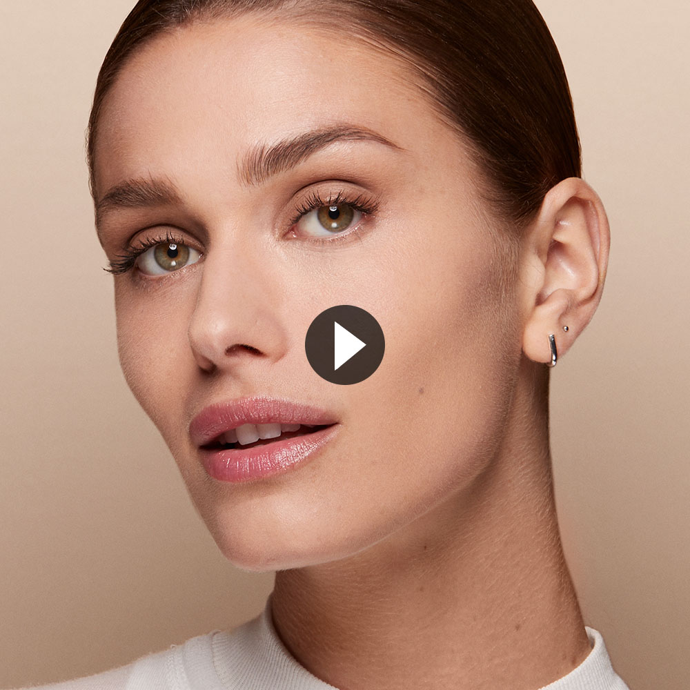 THE HOW TO: APPLY RADIANT CREAMY COLOR CORRECTOR